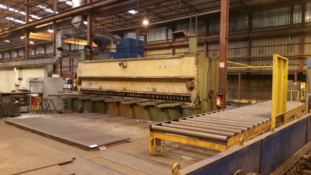 LVD Guillotine 16mm x 8000mm capacity with electrical backstop (1990 ...