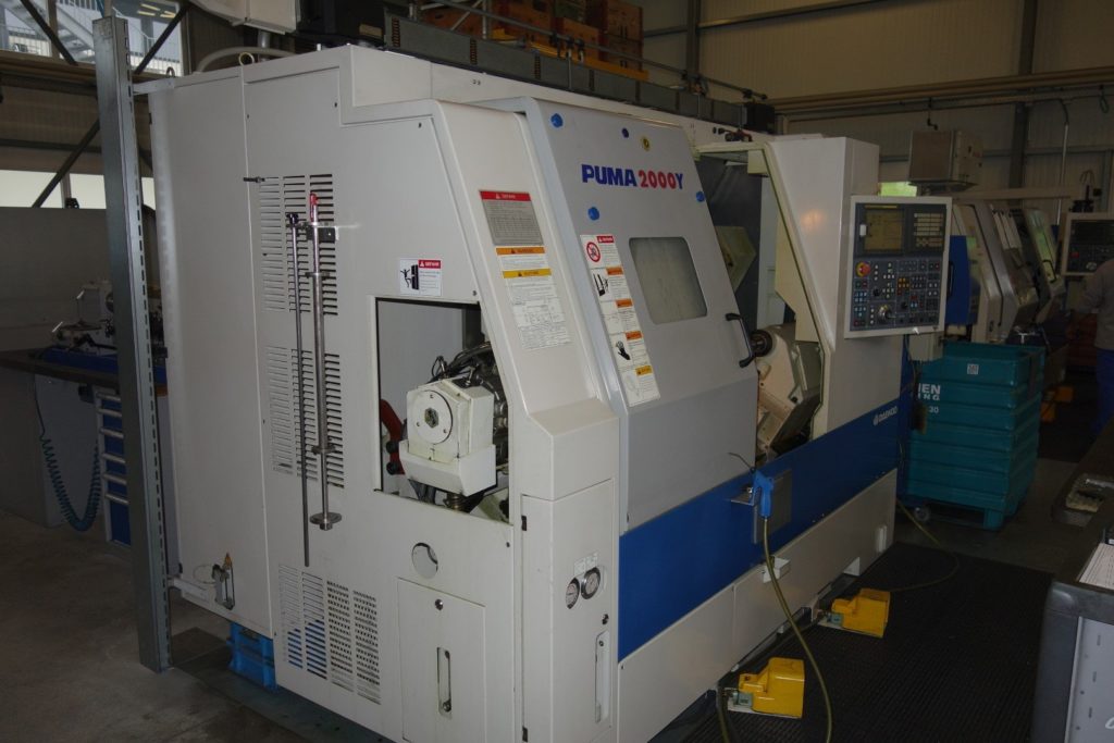 DAEWOO CNC Turning Centre 2000Y (2003) with C axis and Y axis, 5 off ...