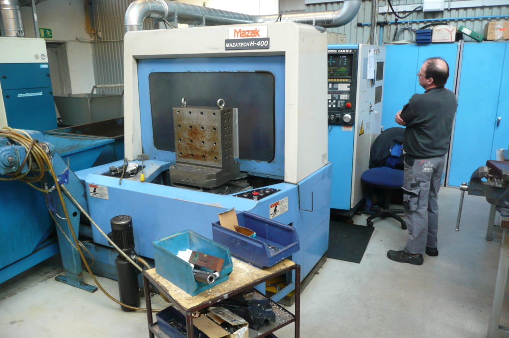 Mazak Horizontal Machining Centre H400 – 30 atc, M2 control, 360 deg ...