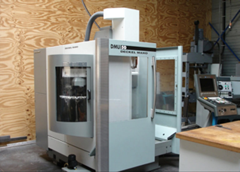 DMG Vertical Machining Centre, (2006) – only 1178 spindle hours! DMU 50 ...