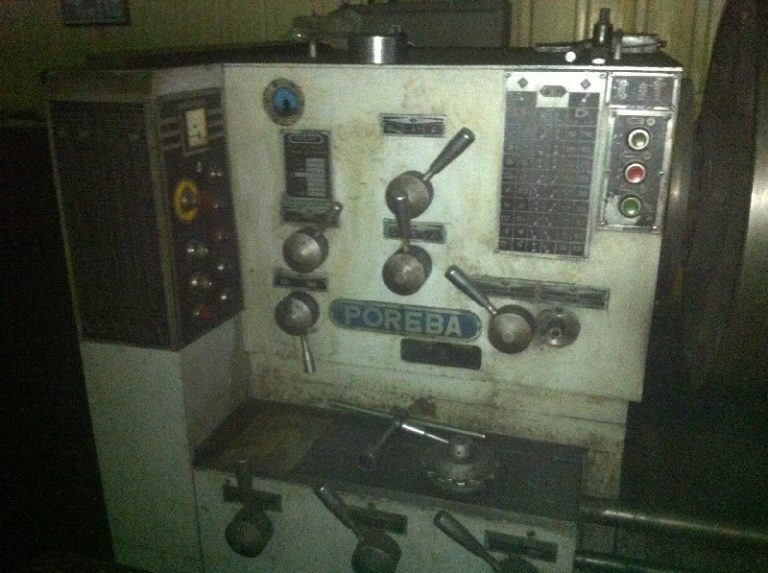 POREBA Centre Lathe (1986) TRK 90A/5M, capacity DxL 900×5000 mm ...