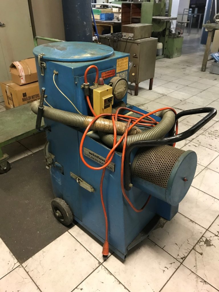 2 off Coolant/debris vacuums For removing oil and swarf from machinery ...