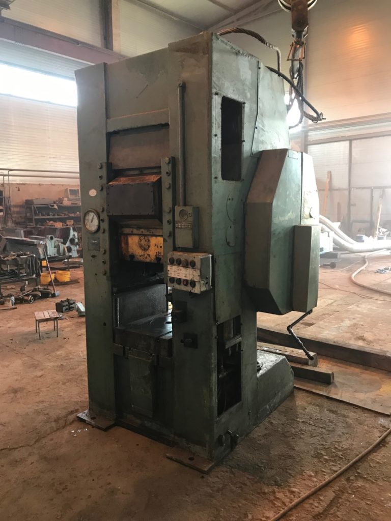 BARNAUL Knuckle Joint Press K8336 – 400ton press | Machinery Delivery