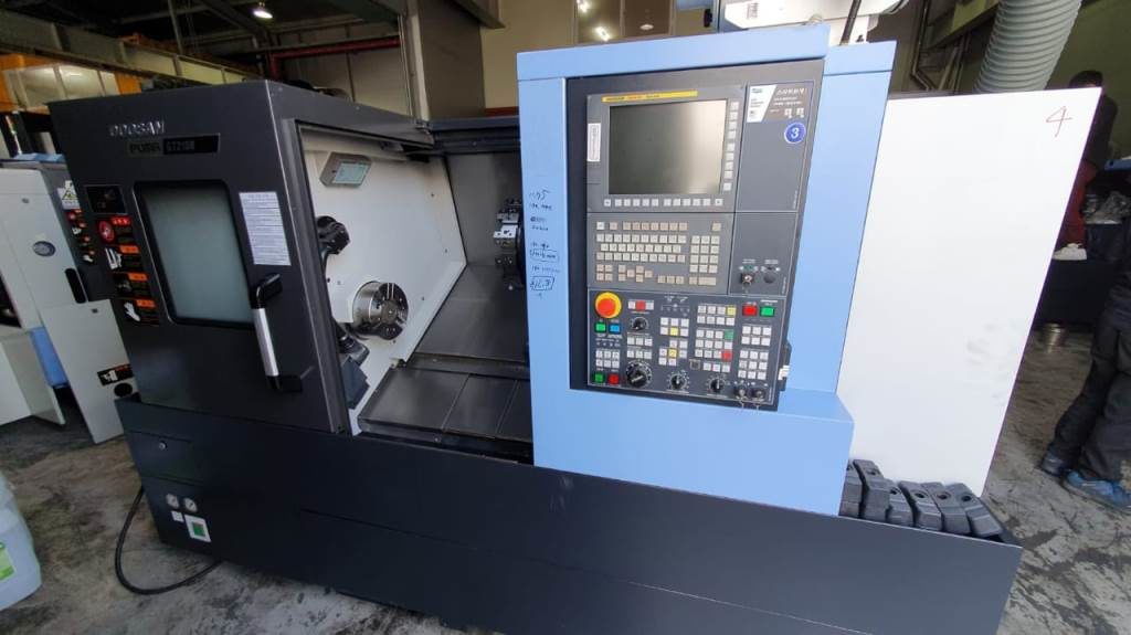 DOOSAN CNC Lathe (2017), in excellent condition, FOB PRICE PUMA GT2100 ...