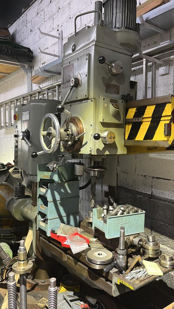 Radial Drill Approx 40mm capacity x 1300mm travel – With pivoting Table ...